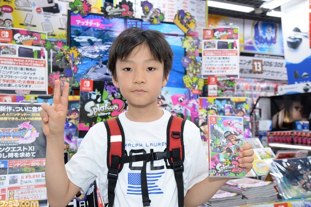 splatoon_2_japan_launch_famitsu_photo_31 – NintendoSoup