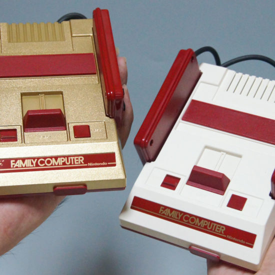 Gallery: Comparison Between The Gold And Original Famicom Classic Mini ...
