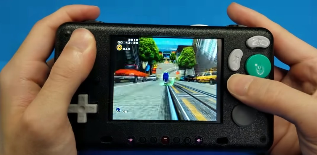 A Nintendo Fan Has Made A Pocket Sized Gamecube and Wii Game Player ...