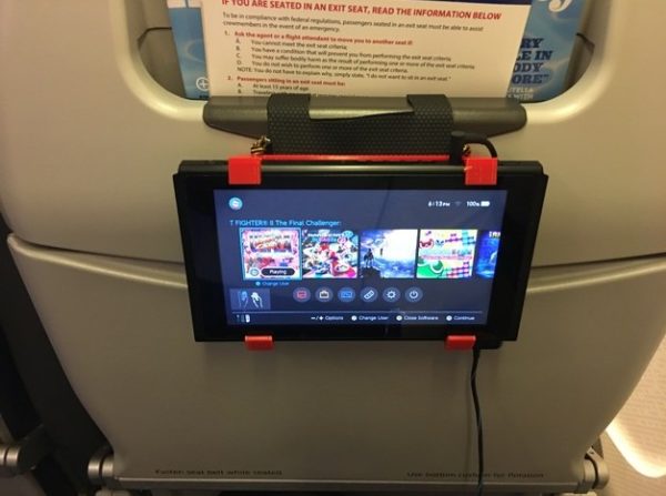 This 3D Printed Holder Lets You Mount Your Switch On Airplane Tray ...