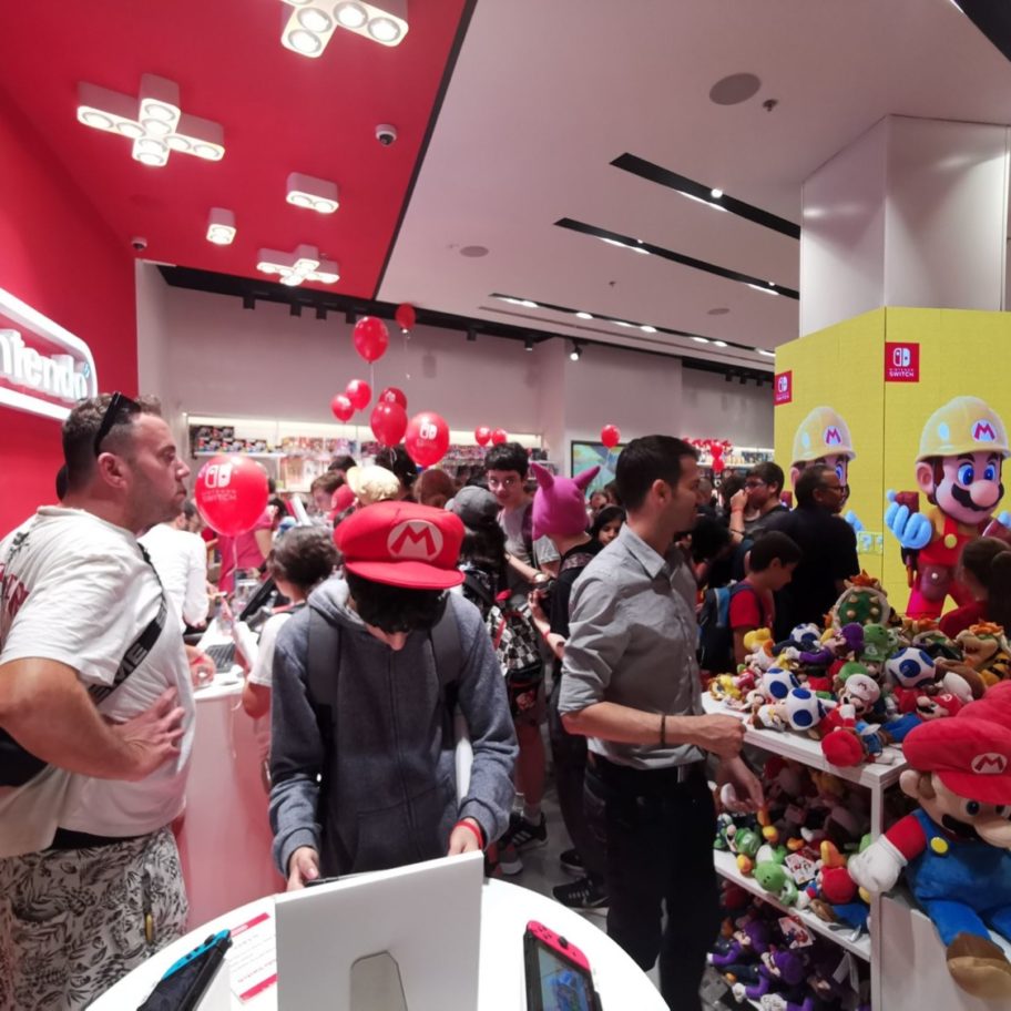 Nintendo Israel Retail Store Opens With Hundreds Of People Lining Up ...
