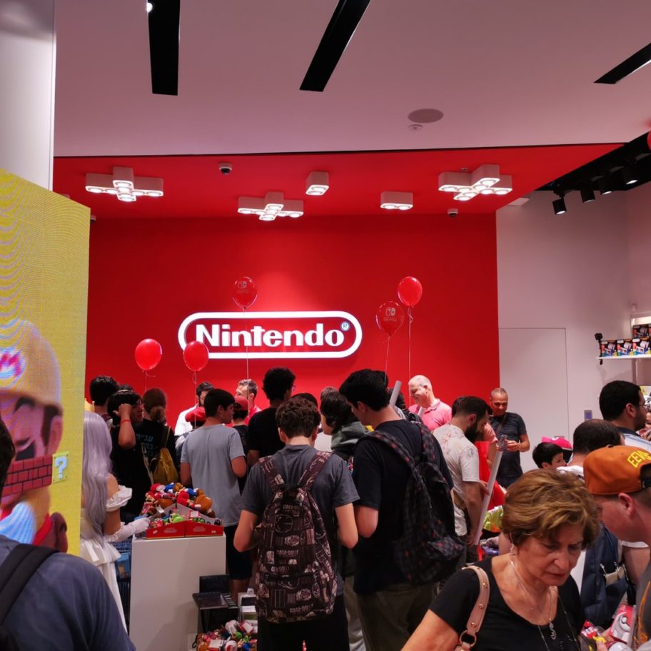 Nintendo Israel Retail Store Opens With Hundreds Of People Lining Up ...